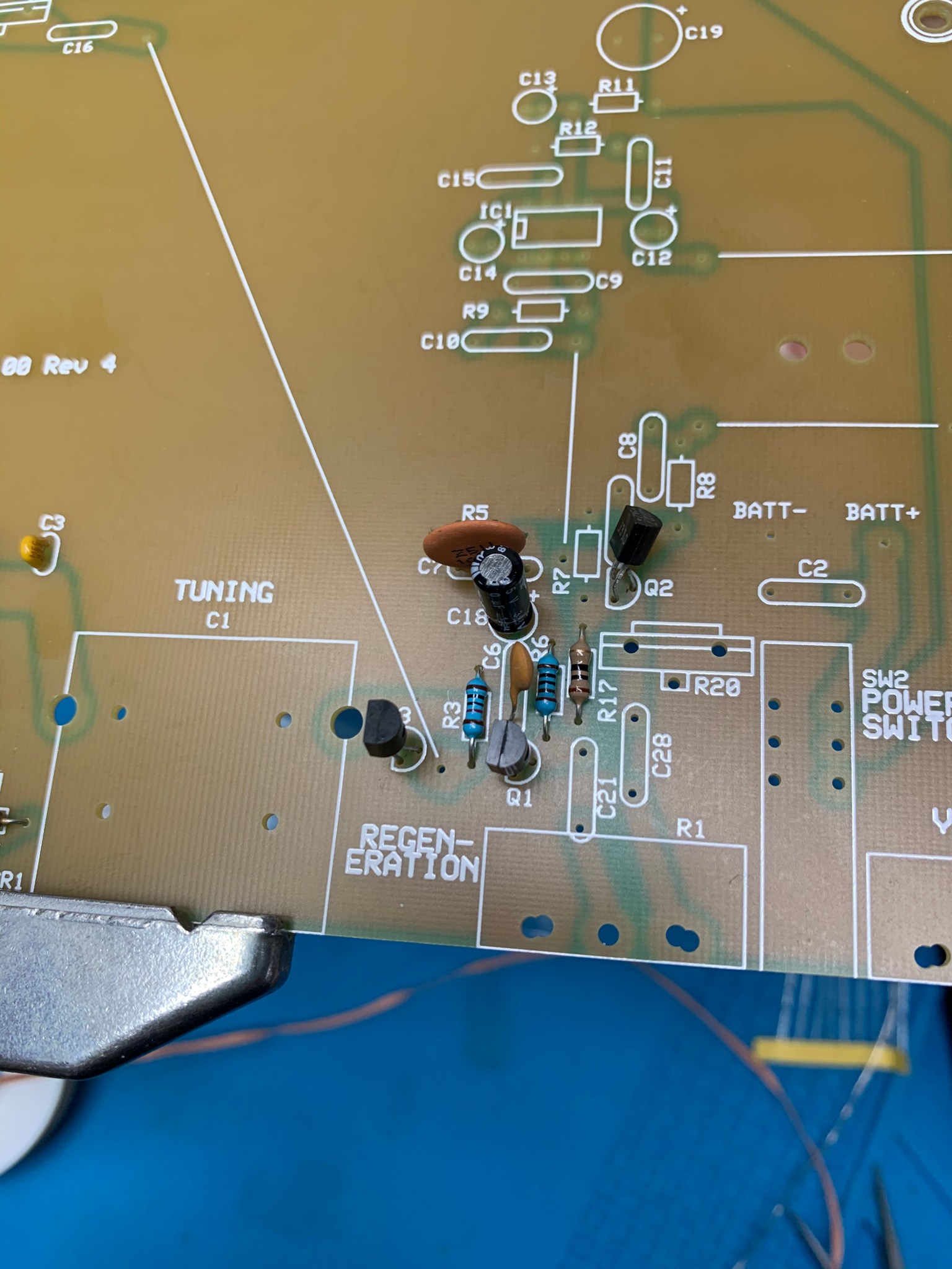 Reviewing the MFJ 8100K World Band SW Receiver Kit – grouchyfarmer