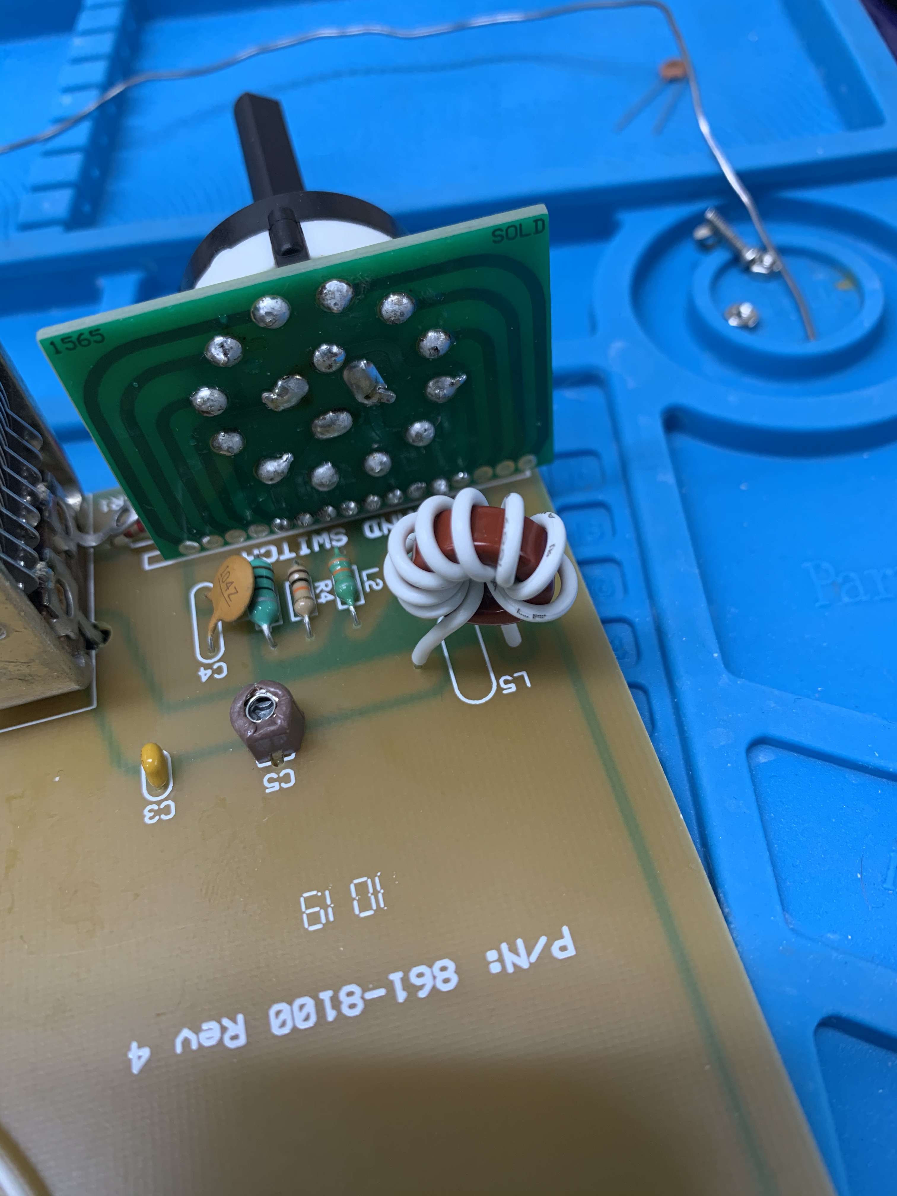 Reviewing the MFJ 8100K World Band SW Receiver Kit – grouchyfarmer